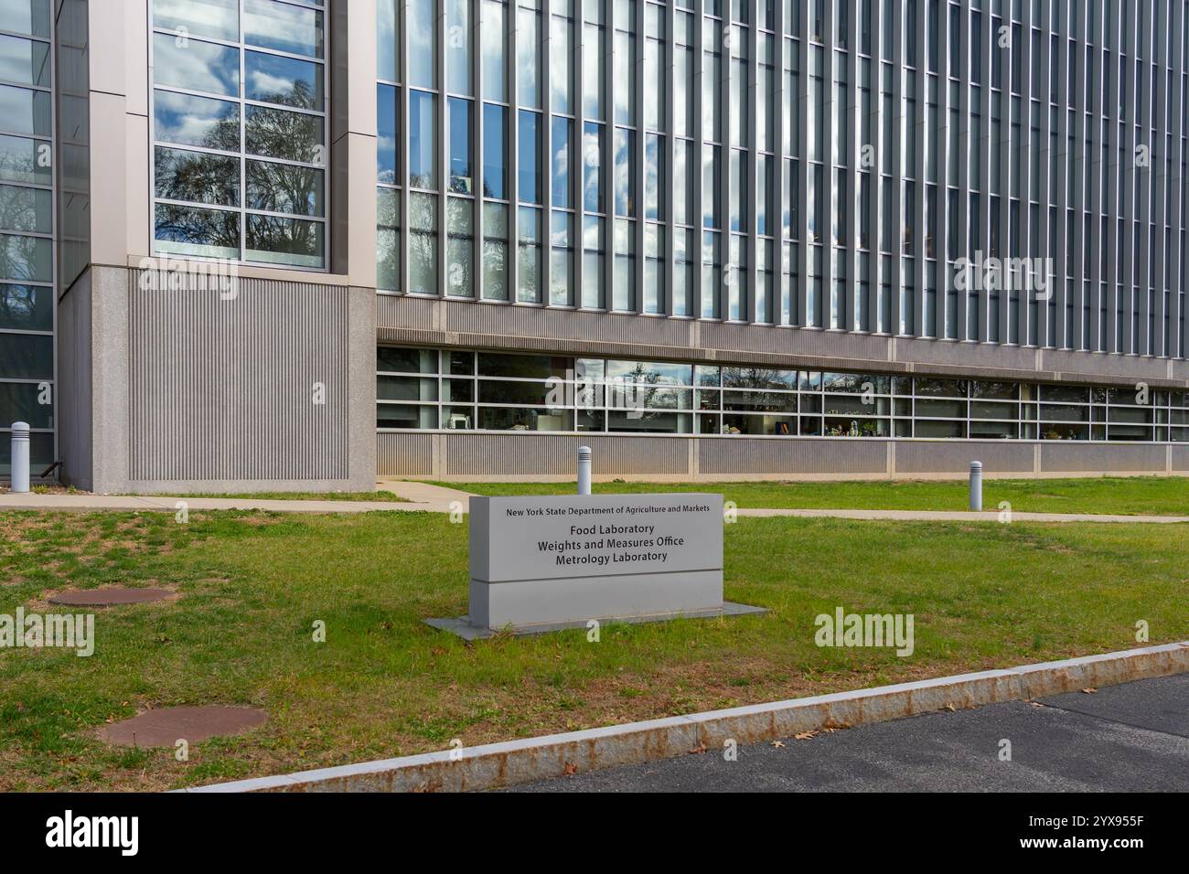 Campus safety measures hi-res stock photography and images - Alamy