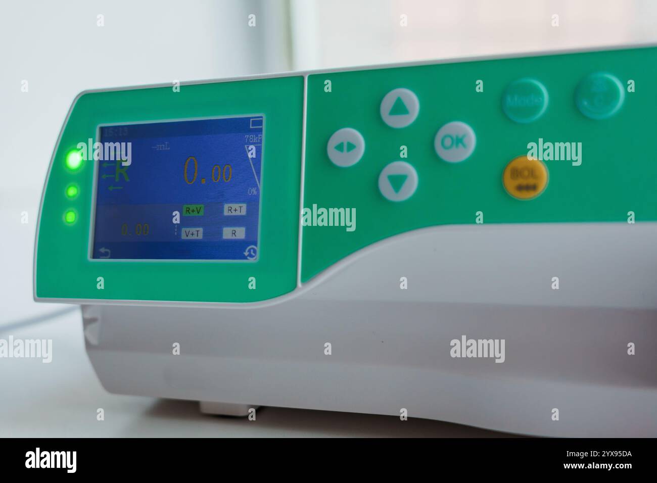 Electronic patient monitoring system hi-res stock photography and ...