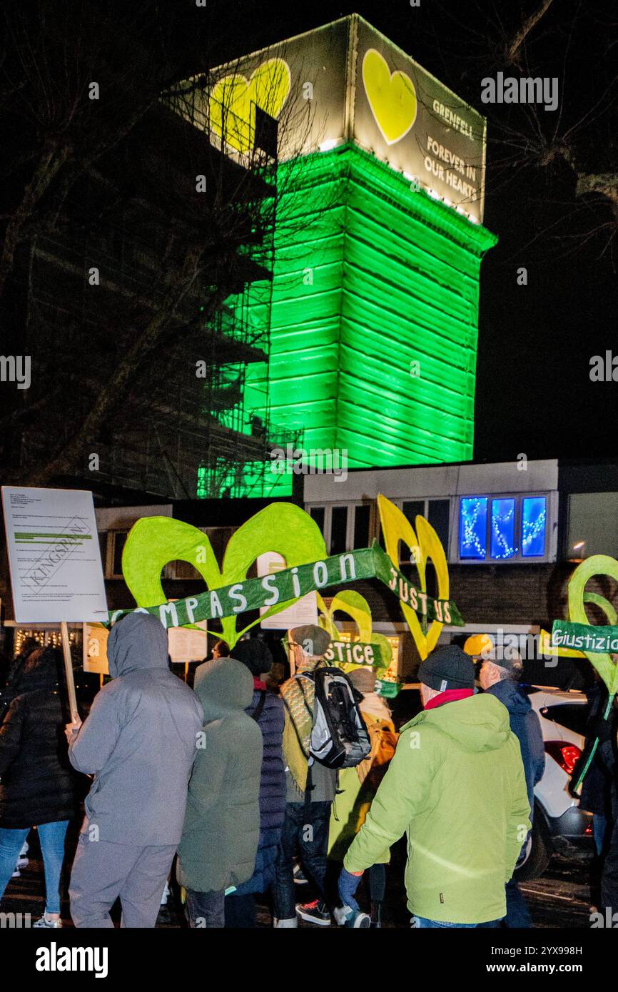 London, England, U.k., 14th Dec 2024. Residents and locals took to the ...
