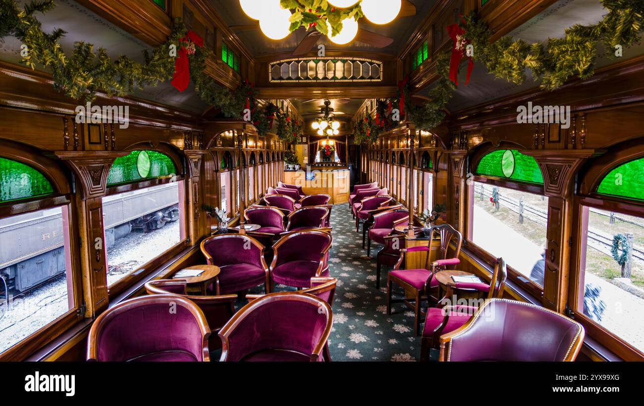 Seating on vintage railway hi-res stock photography and images - Alamy