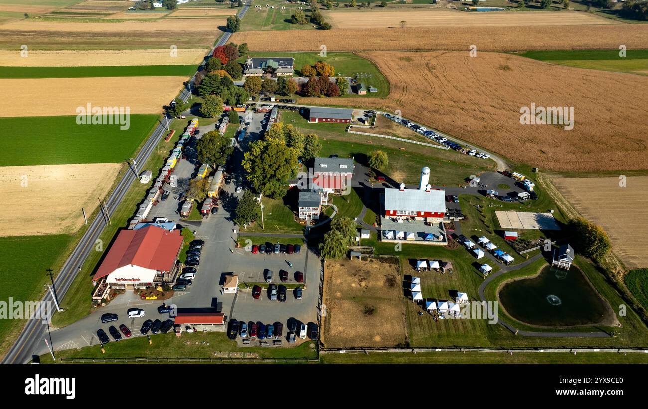 Bustling countryside farm hi-res stock photography and images - Alamy