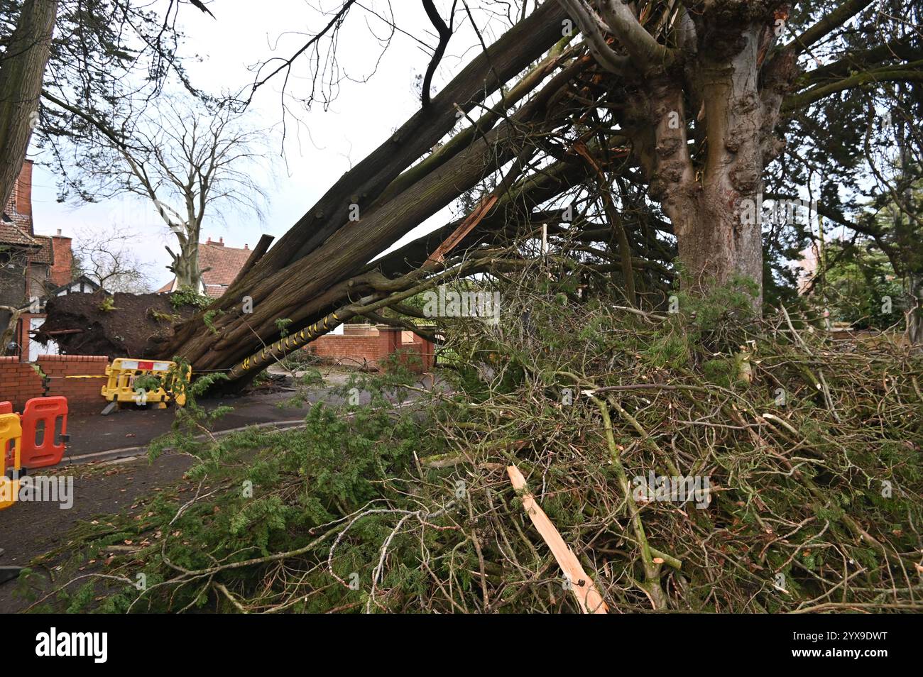 Rectory road junction of stoneleigh close hi-res stock photography and ...