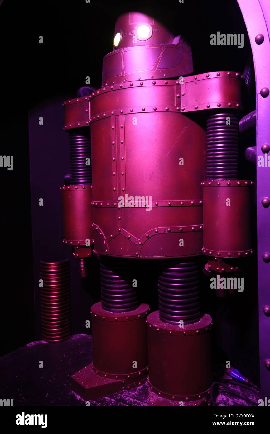 The iron man ted hughes hi-res stock photography and images - Alamy