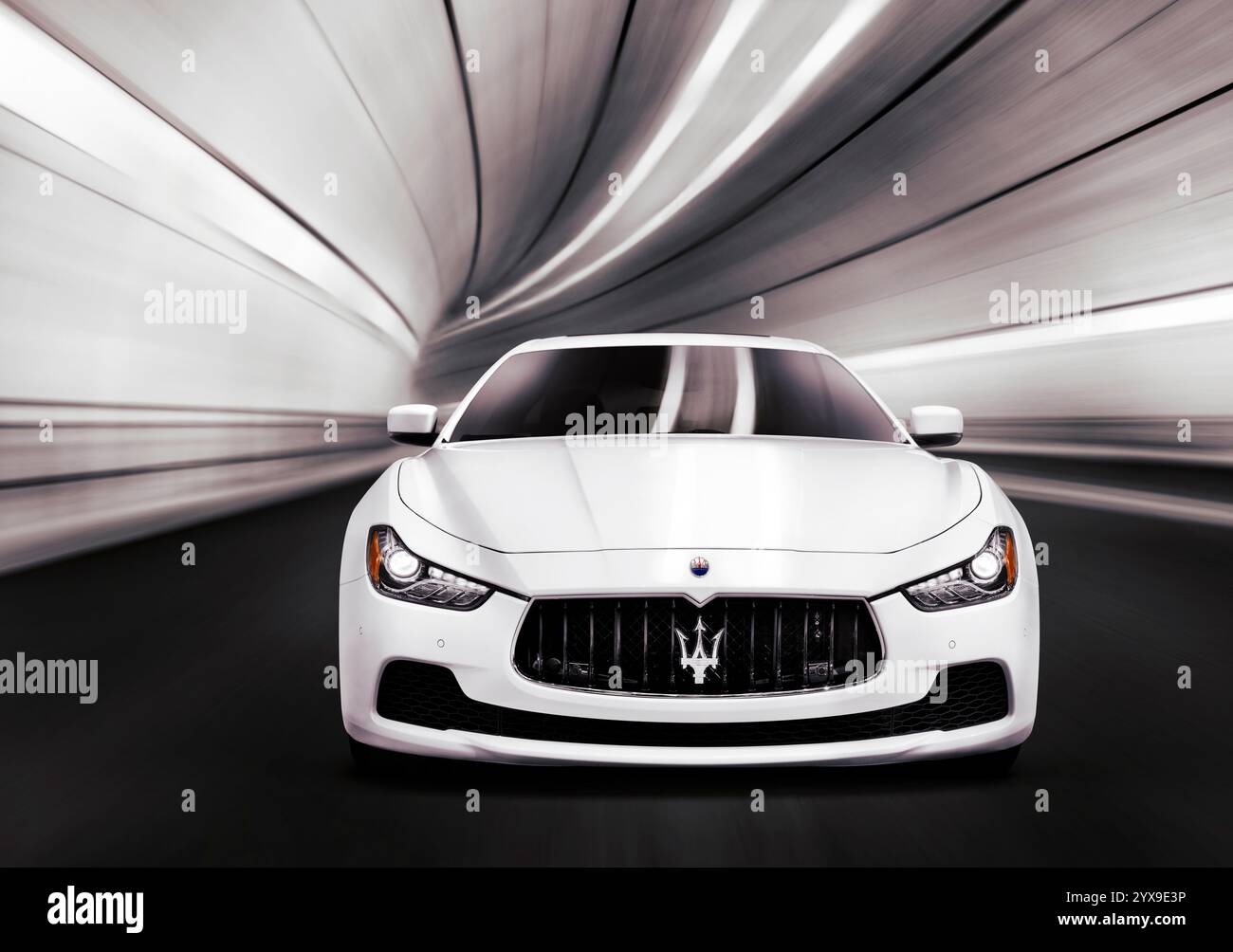 Luxury car in highway hi-res stock photography and images - Alamy