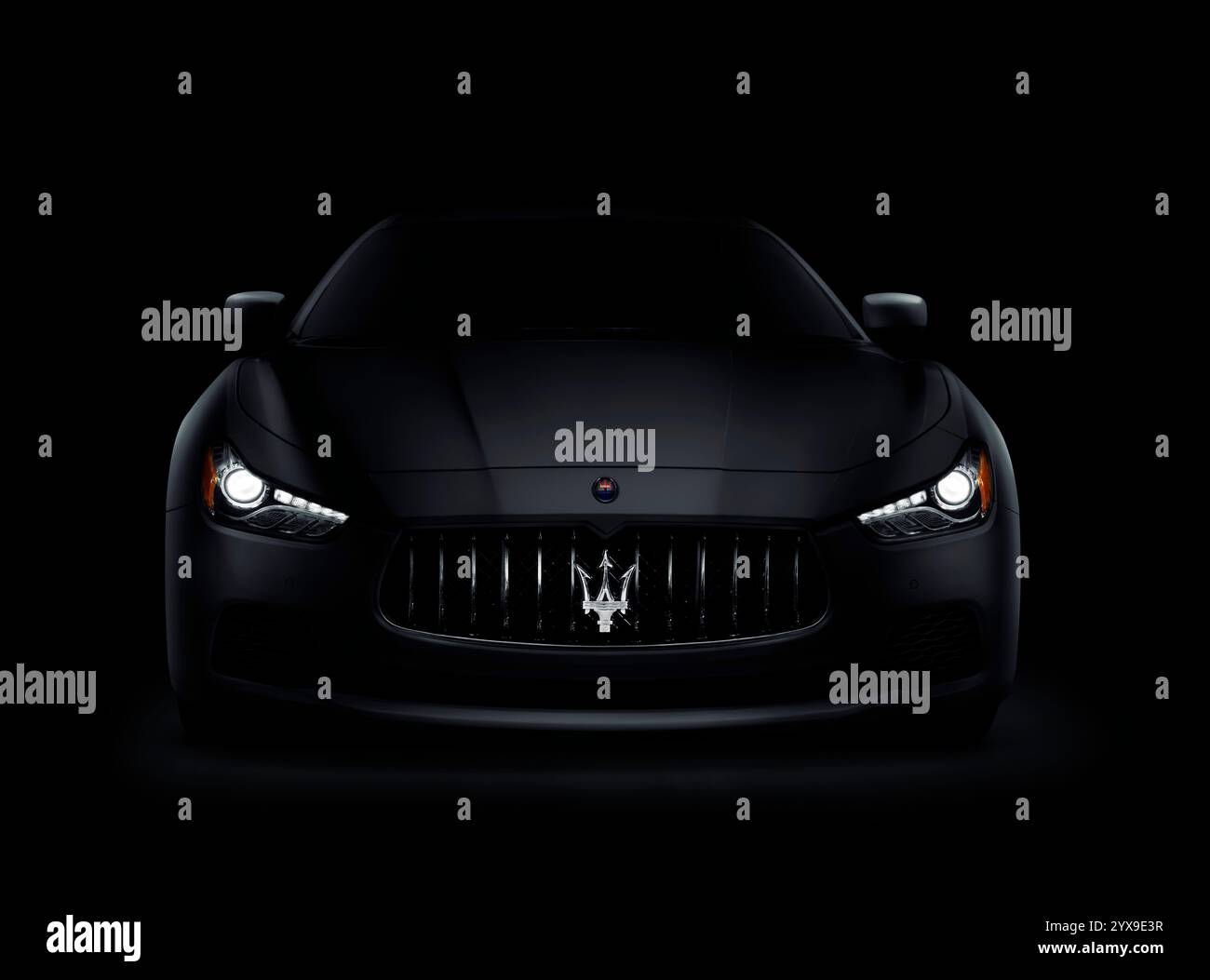 Car front view hi-res stock photography and images - Alamy