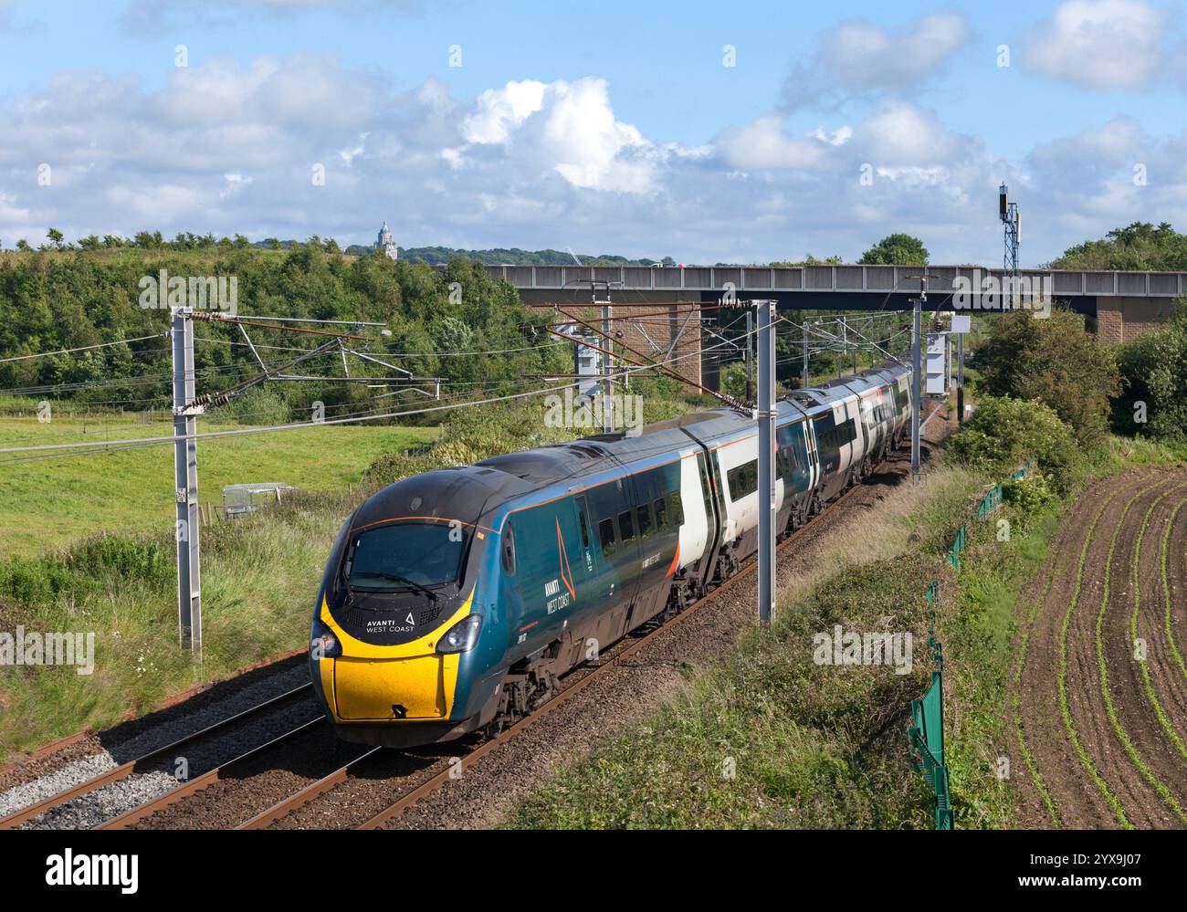 Avanti West Coast class 390 Alstom pendolino train passing Morecambe ...