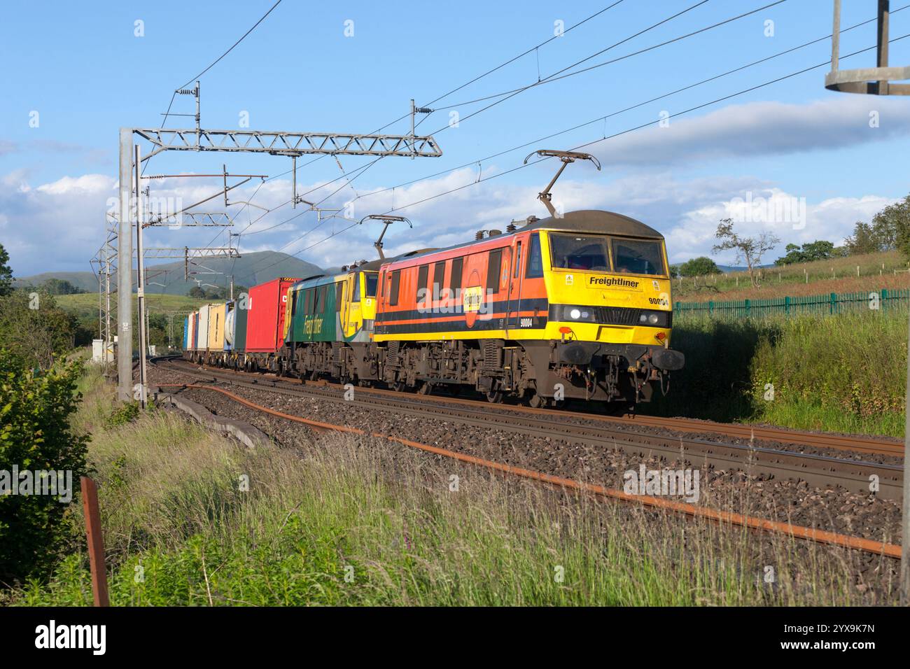 2 Freightliner class 90 electric locomotives at Lambrigg (north of ...