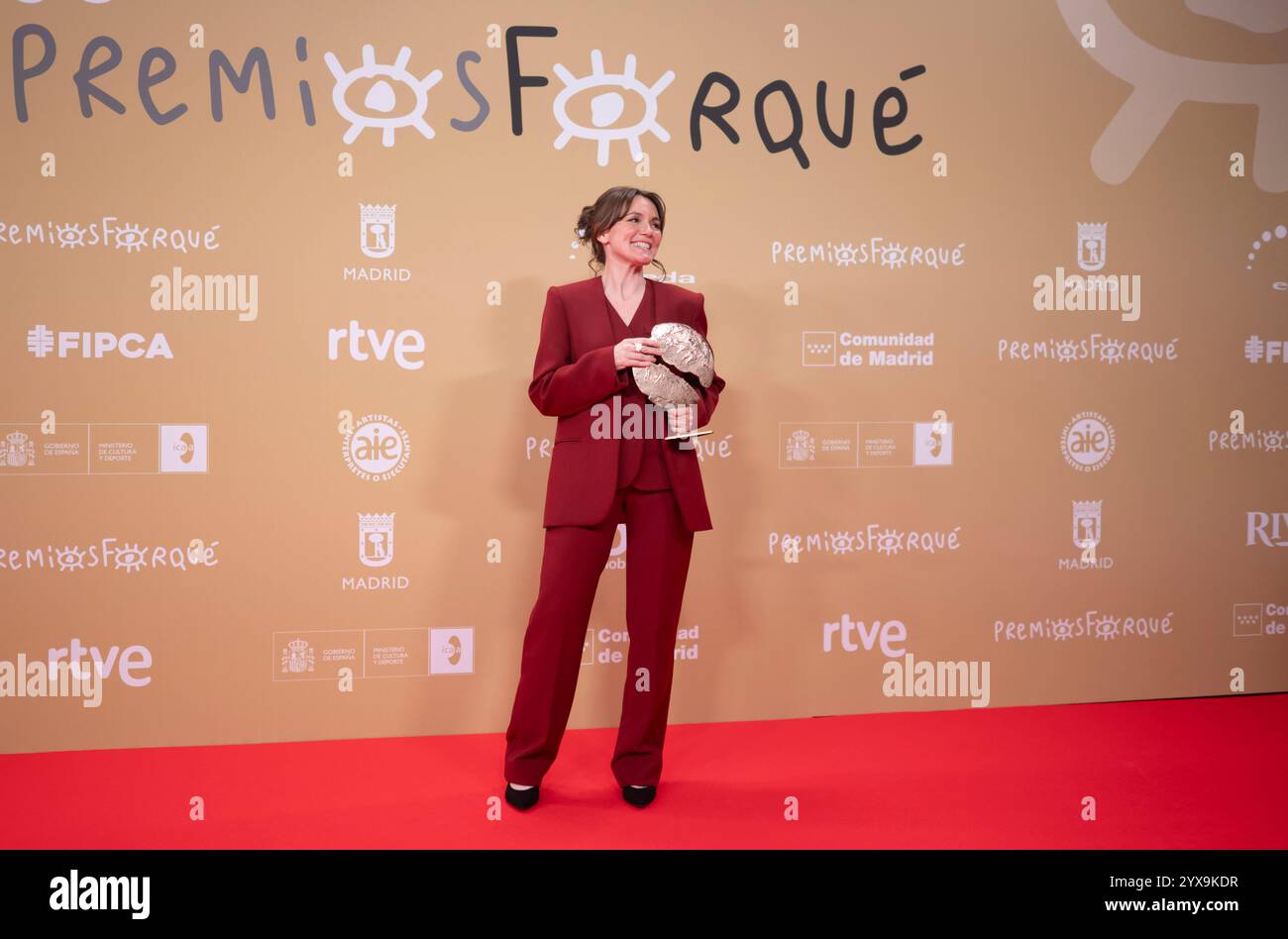 Actress Nagore Aramburu poses with the award for Best Female ...