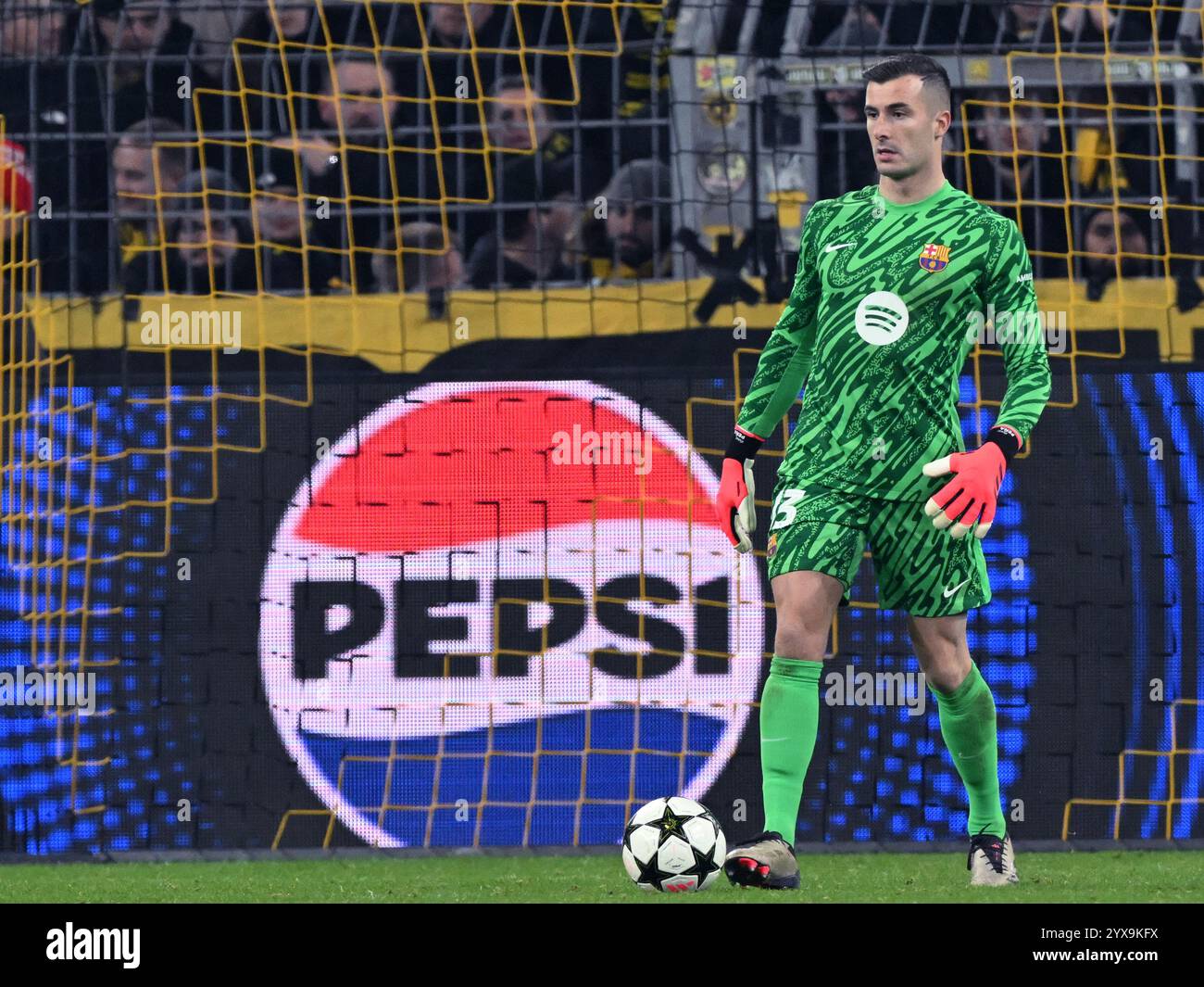 DORTMUND - FC Barcelona goalkeeper Inaki Pena during the UEFA Champions ...