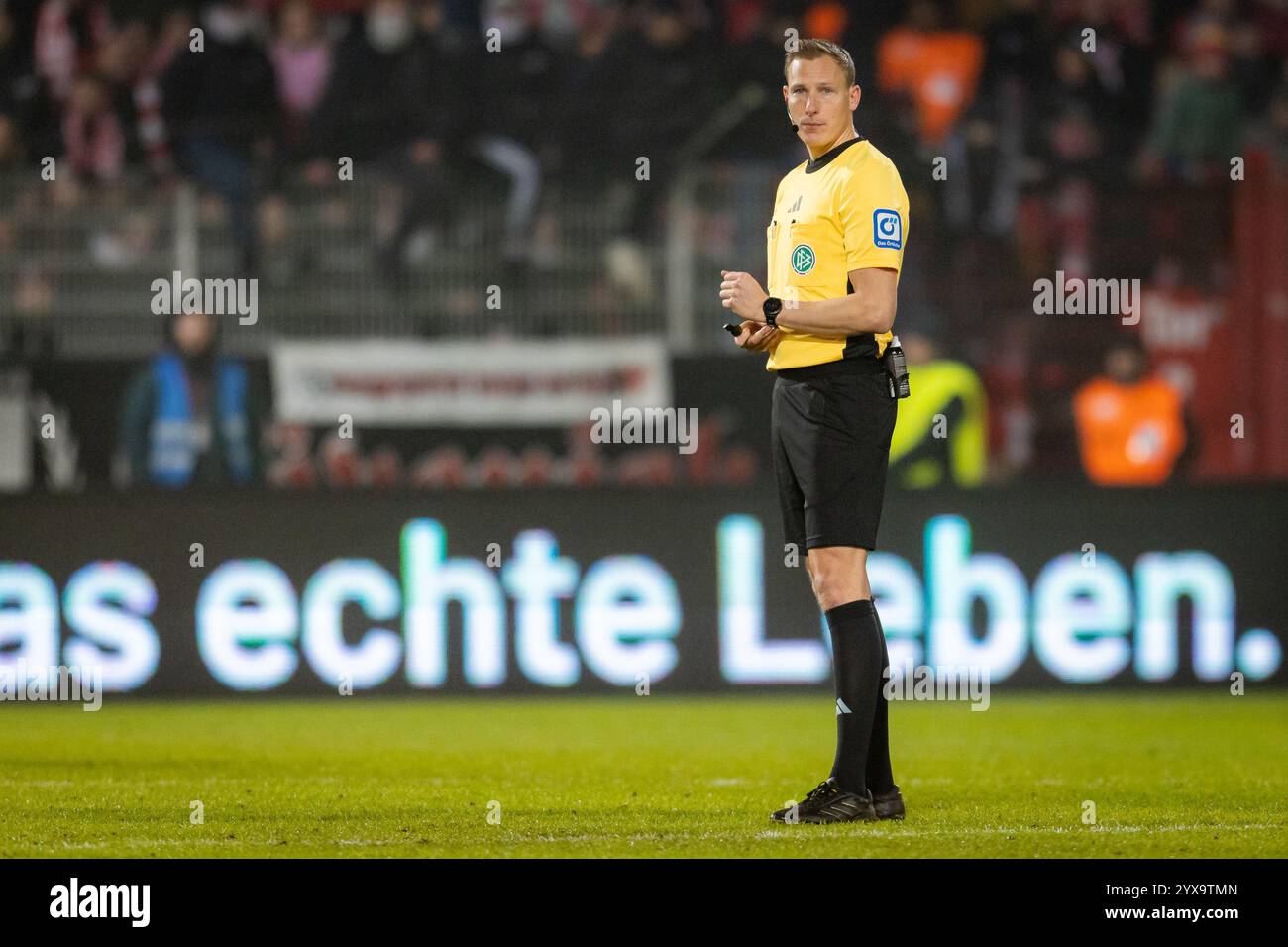 Berlin, Germany. 14th, December 2024. Referee Martin Petersen seen ...