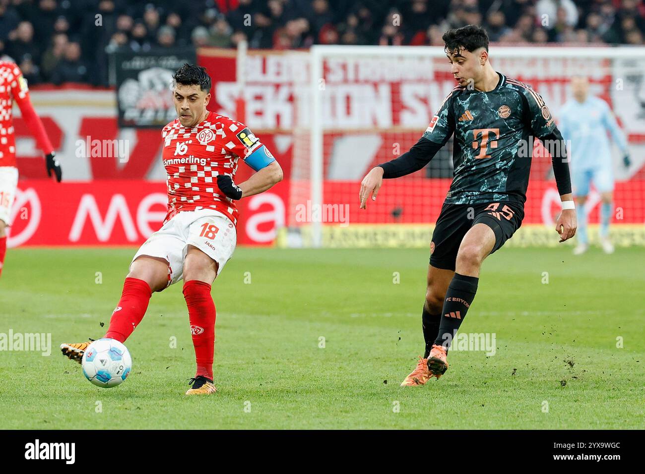 18 und aleksandar pavlovic fc bayern muenchen hi-res stock photography ...
