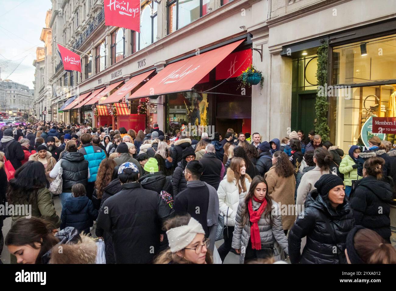 Hamleys london christmas 2024 hi-res stock photography and images - Alamy