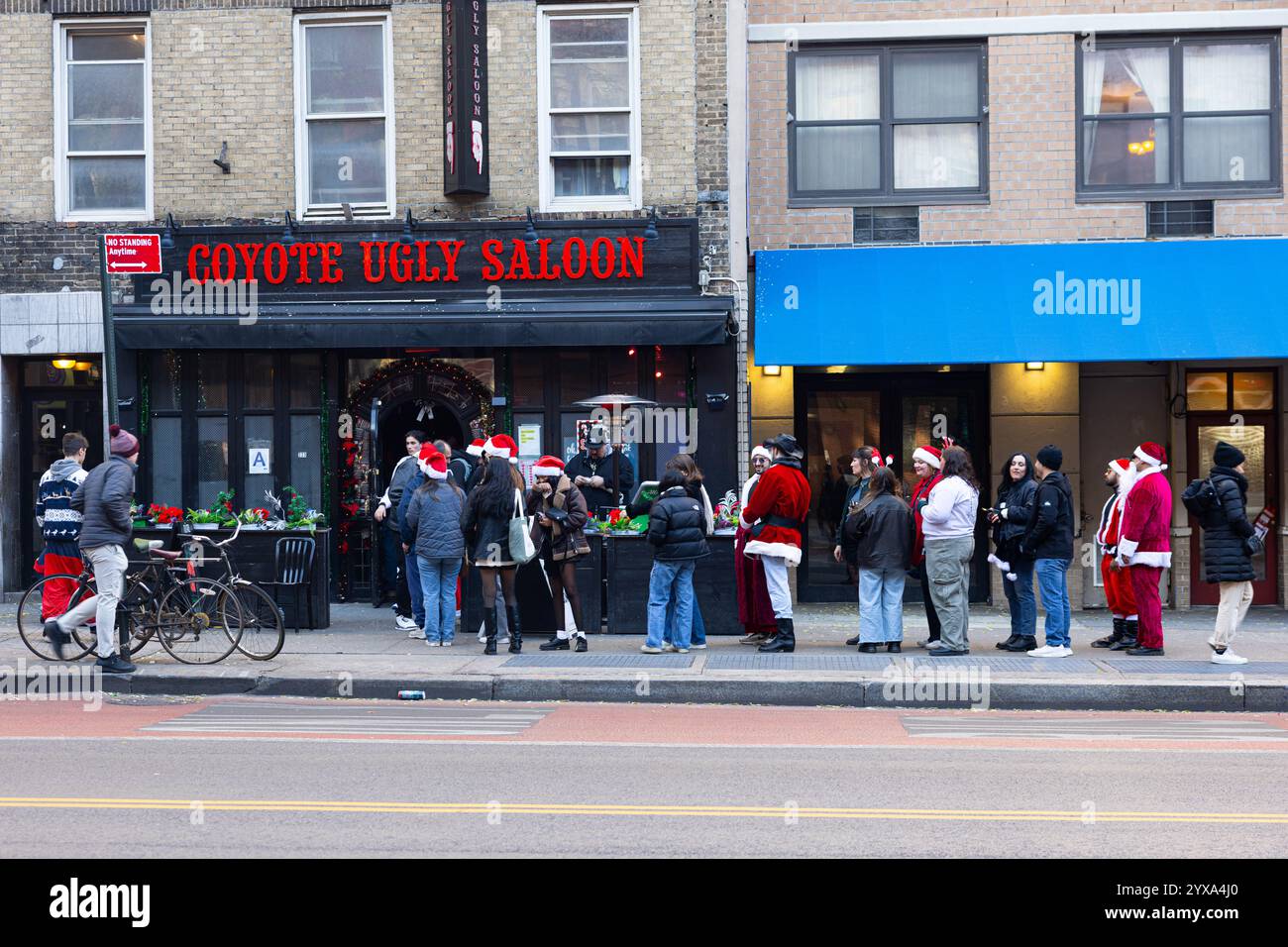 Coyote ugly saloon new york hi-res stock photography and images - Alamy