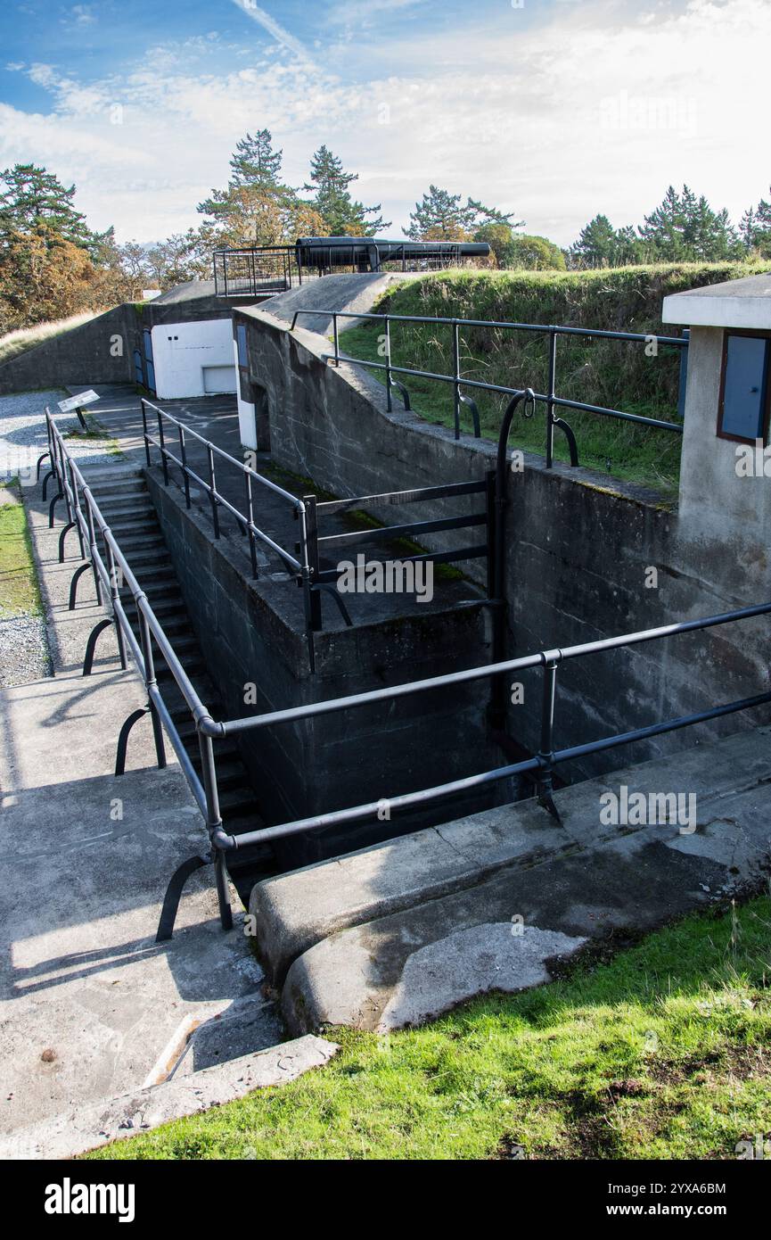 Gun and emplacement at Fort Rodd Hill & Fisgard Lighthouse National ...