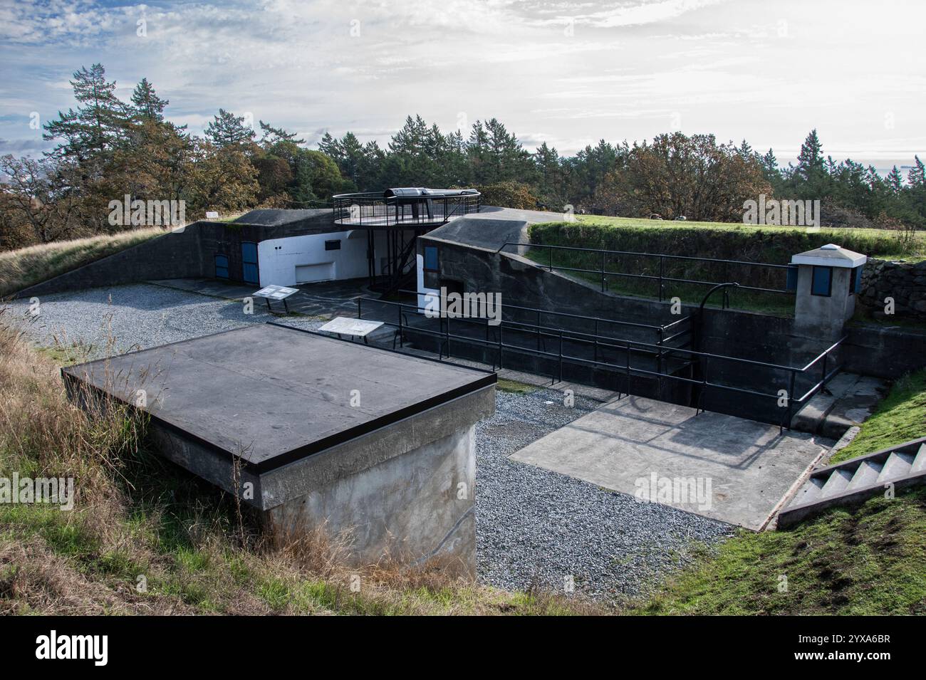 Gun and emplacement at Fort Rodd Hill & Fisgard Lighthouse National ...
