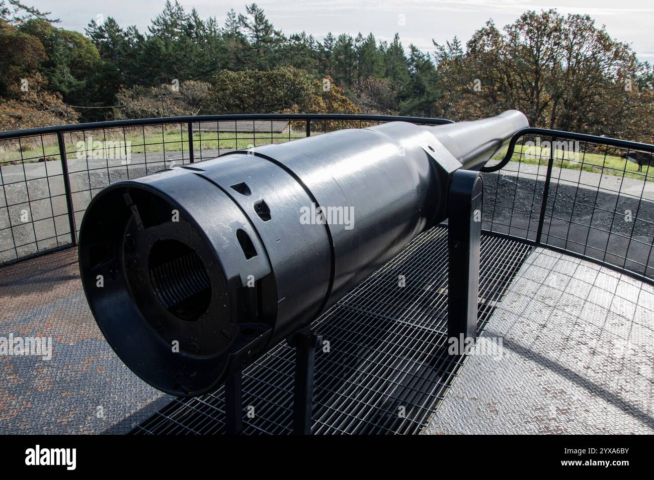 Gun and emplacement at Fort Rodd Hill & Fisgard Lighthouse National ...