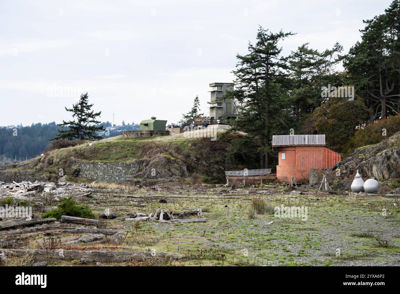 Searchlight emplacement fisherman's hut at Fort Rodd Hill & Fisgard ...
