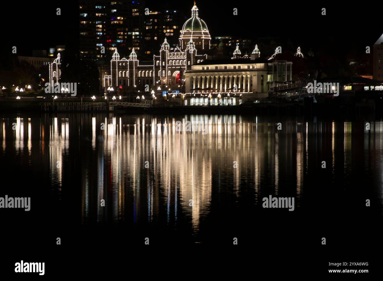 Provincial legislative assembly building at night in Victoria, British ...