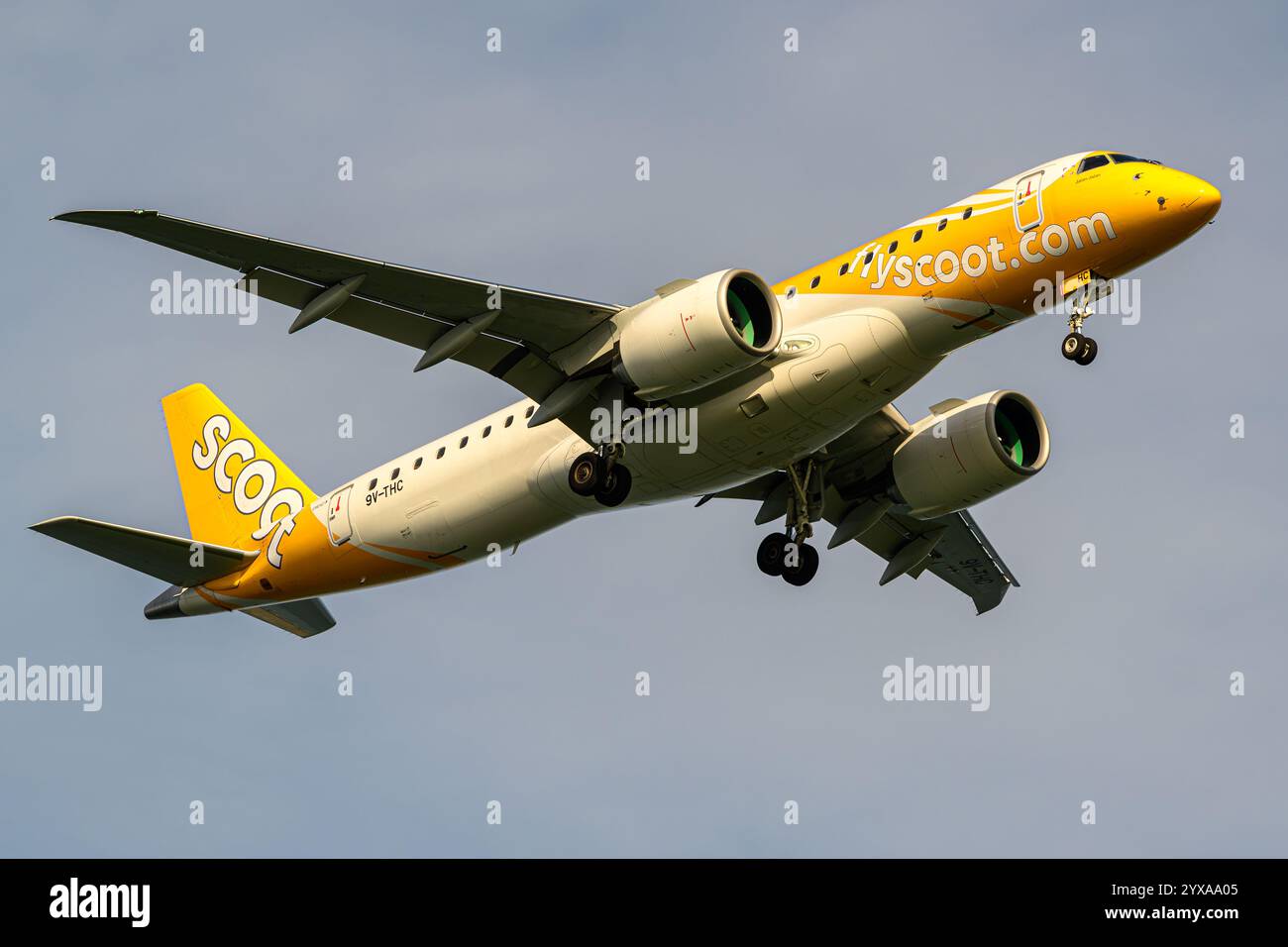 Scoot, Embraer E190-E2, 9V-THC on Final Approach to Singapore Changi ...