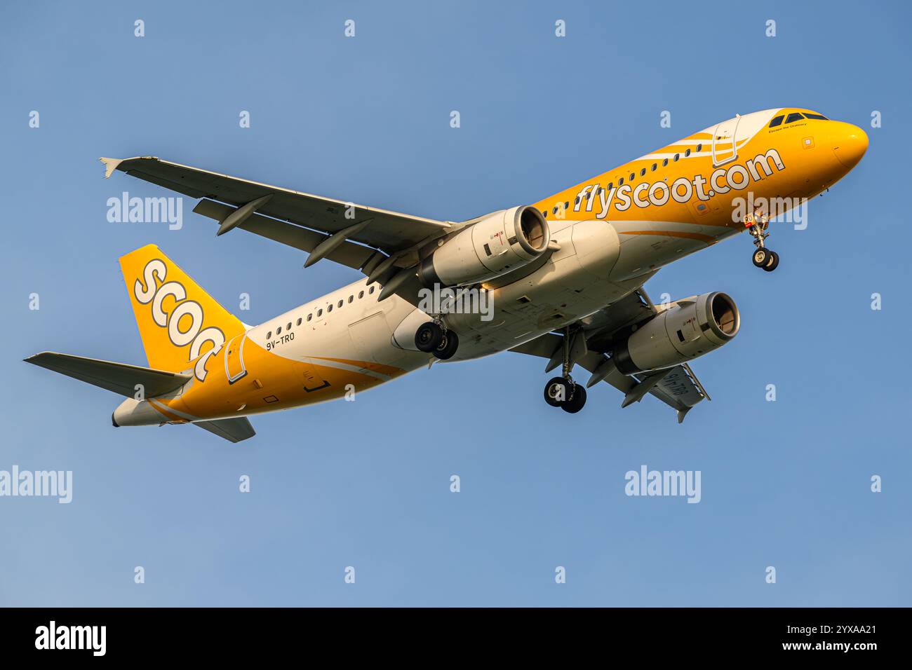 Scoot, Airbus A320-200, 9V-TRO on Final Approach to Singapore Changi ...