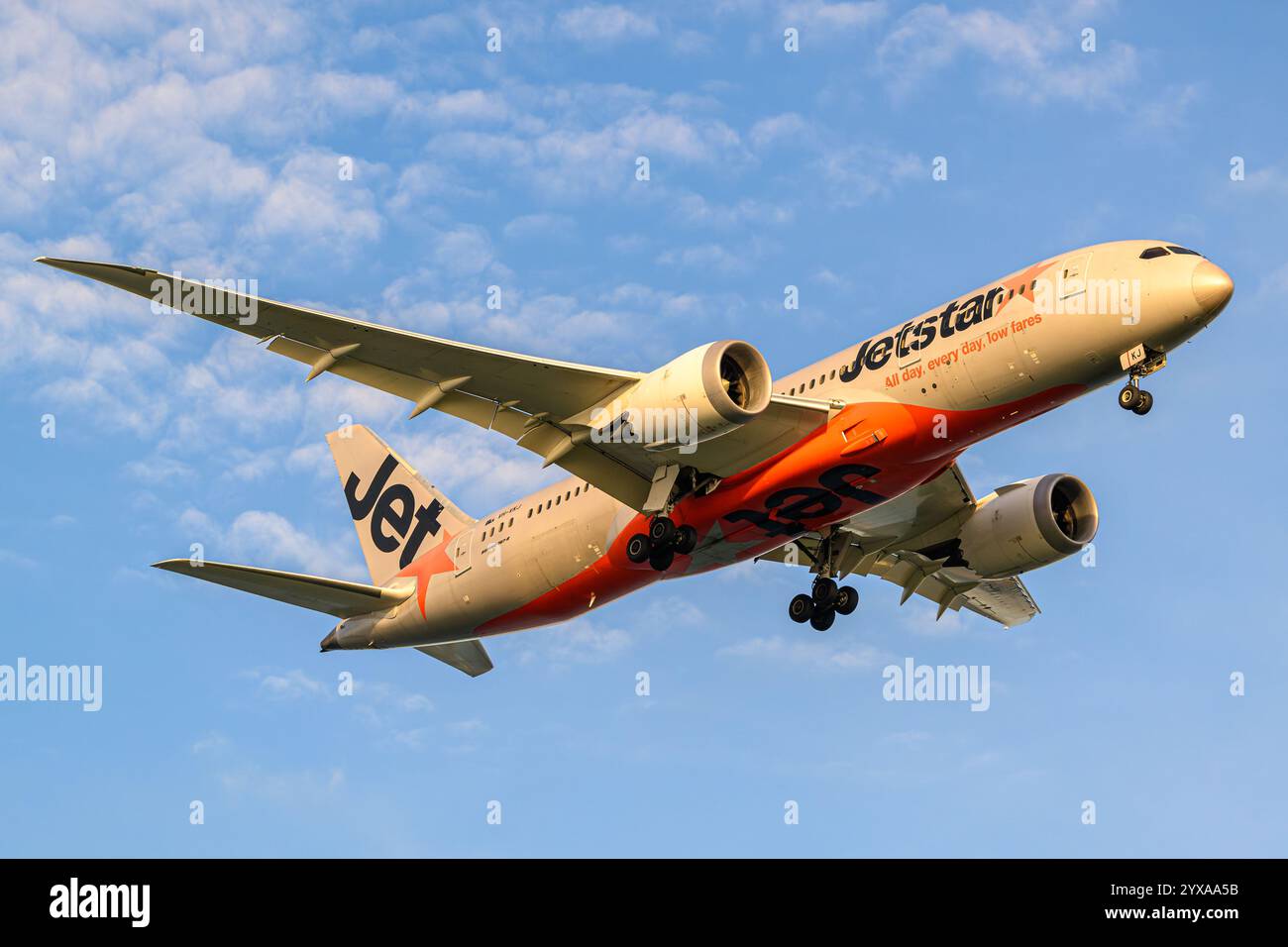 Jetstar Airways, Boeing 787-8 Dreamliner, VH-VKJ on Final Approach to ...
