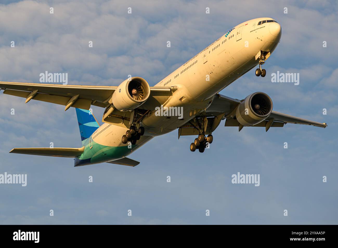 Garuda Indonesia, Boeing 777-300ER, PK-GIF on Final Approach to ...