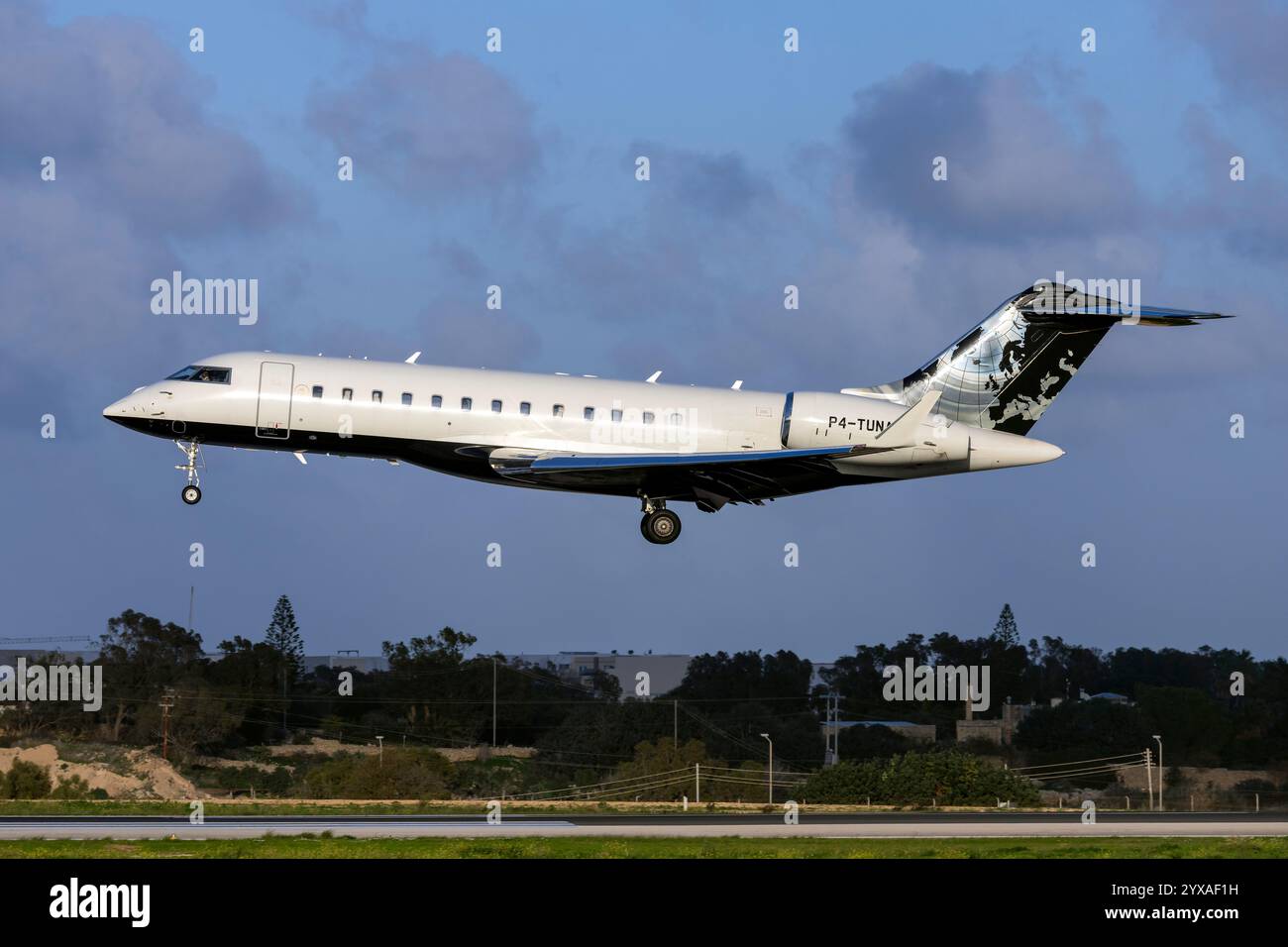 Best Fly Worldwide Bombardier BD-700-1A10 Global Express XRS (REG: P4 ...