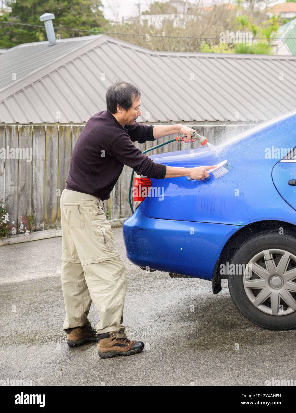 Car wash on driveway hi-res stock photography and images - Alamy
