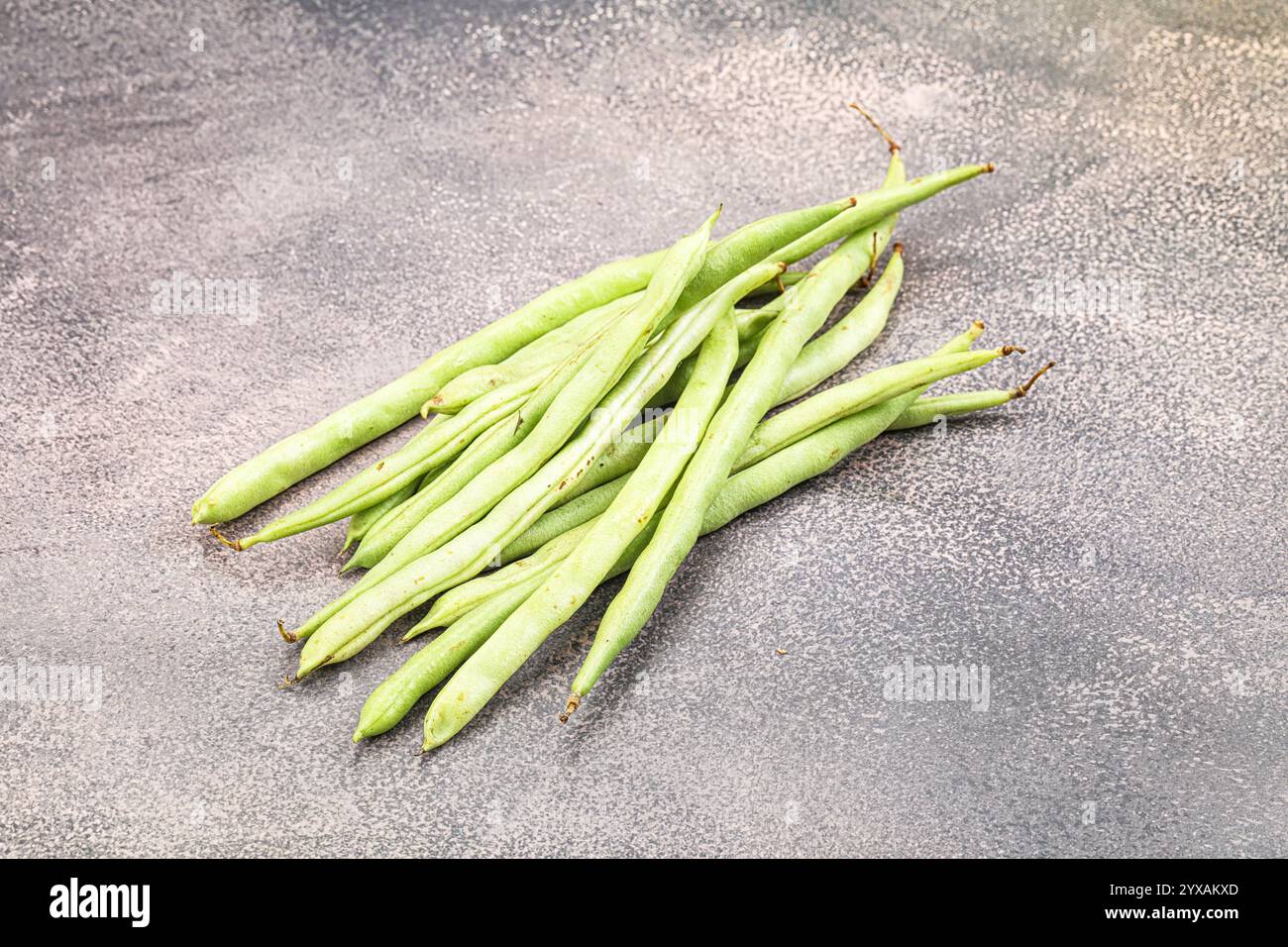 Raw fresh young green bean string Stock Photo - Alamy