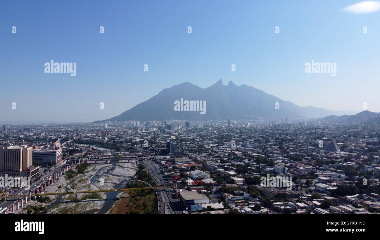 (241215) -- MONTERREY, Dec. 15, 2024 (Xinhua) -- This aerial drone ...
