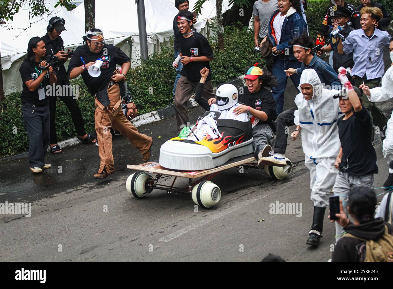 December 15, 2024, Bandung, West Java, Indonesia: Participants clear ...