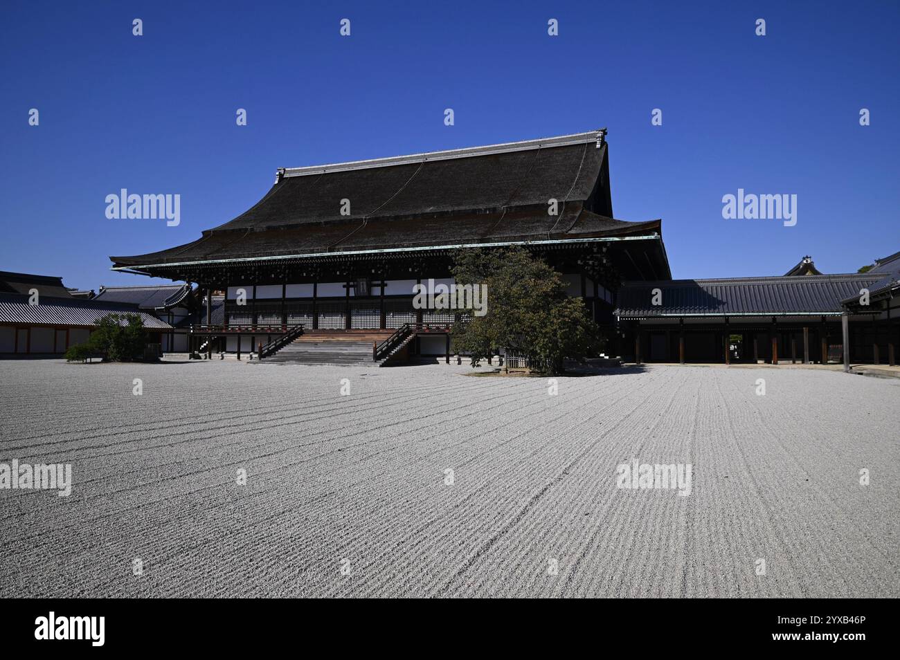 Scenic view of Shishin-den (Hall for State Ceremonies and the Kemari-no ...