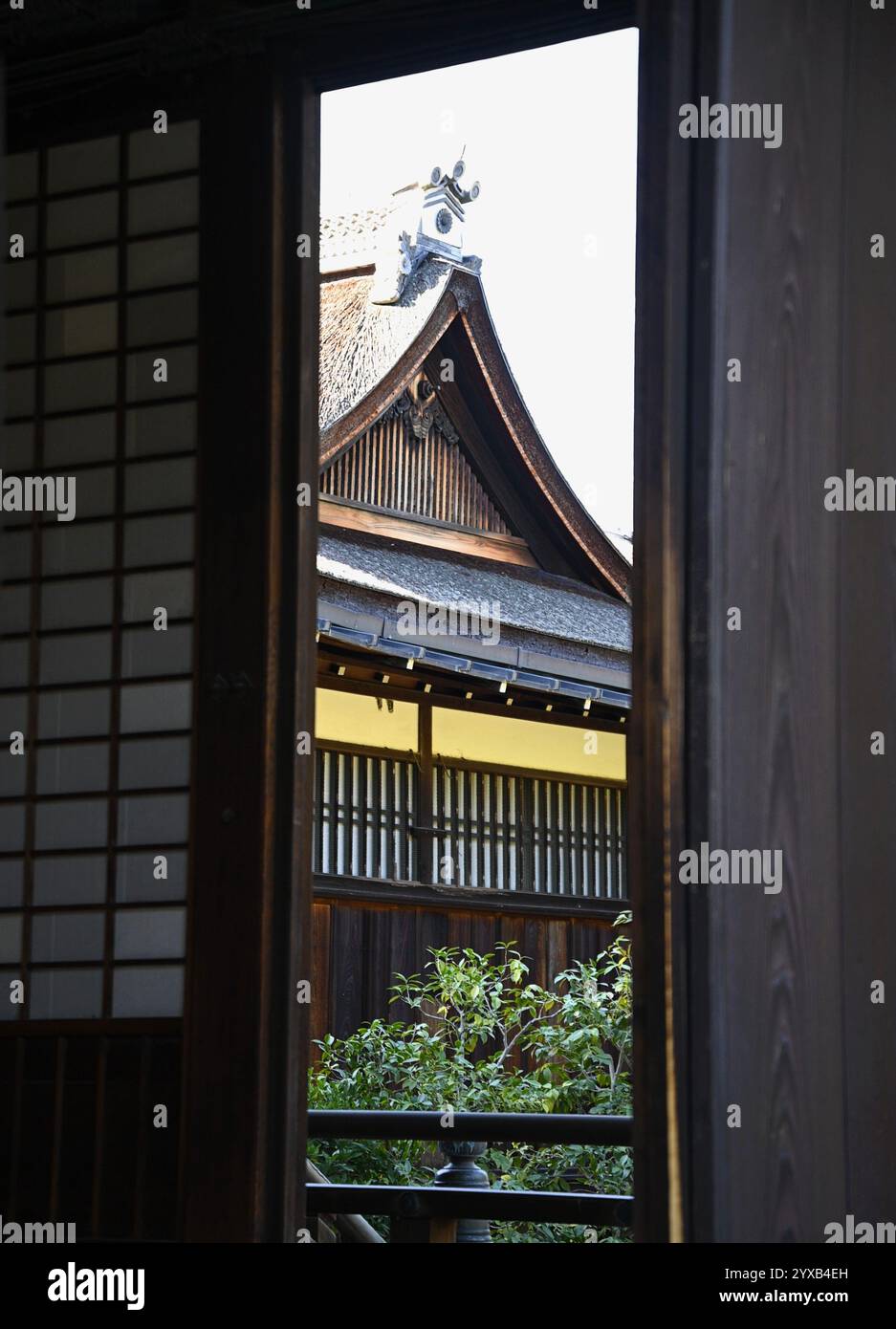 Landscape with scenic view of an Edo period building on the grounds of ...