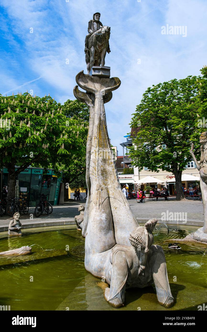 Fountain landing place lake hi-res stock photography and images - Alamy