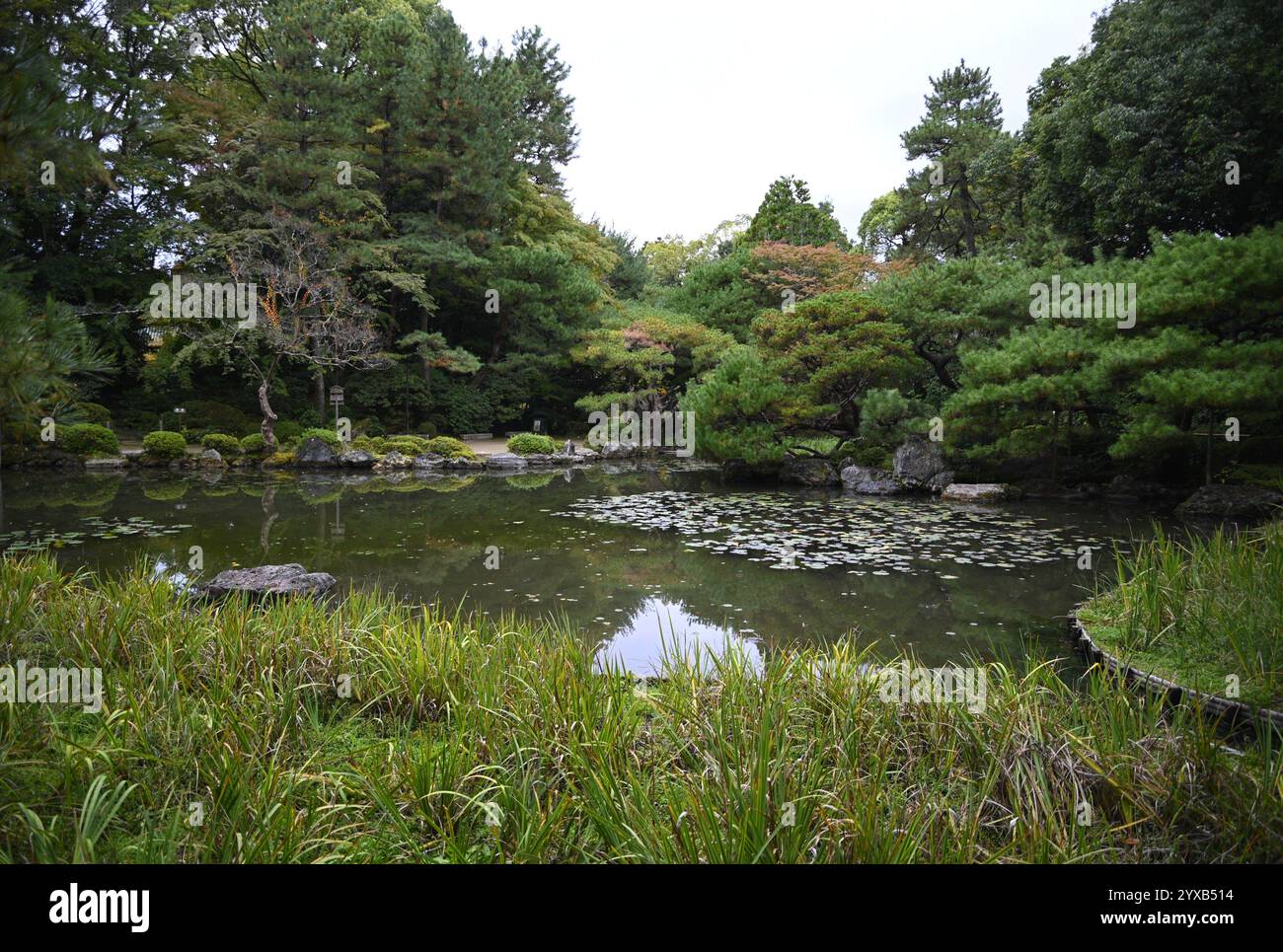 Landscape with scenic view of Naka Shin-en Garden and Soryu-ike pond on ...