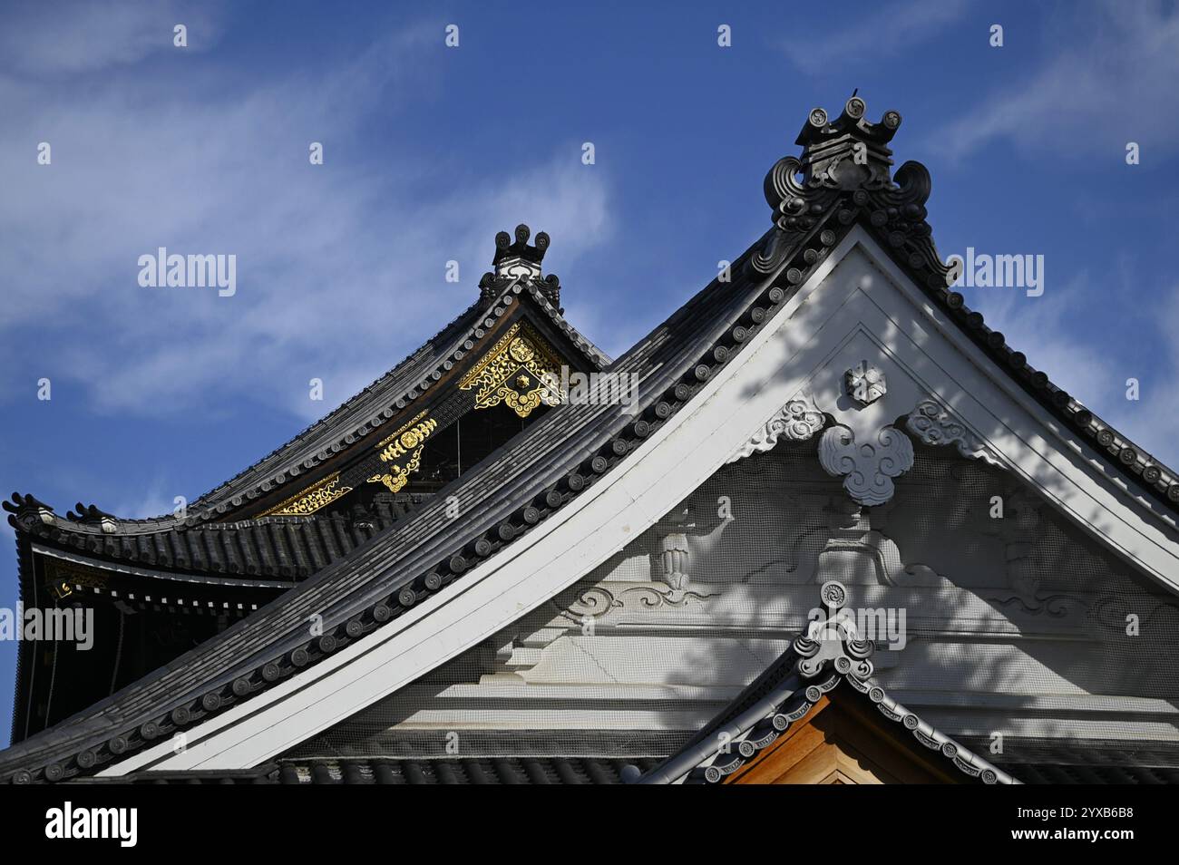 Goeido-mon Gate rooftop architectural detail at Higashi Hongan-ji Shin ...