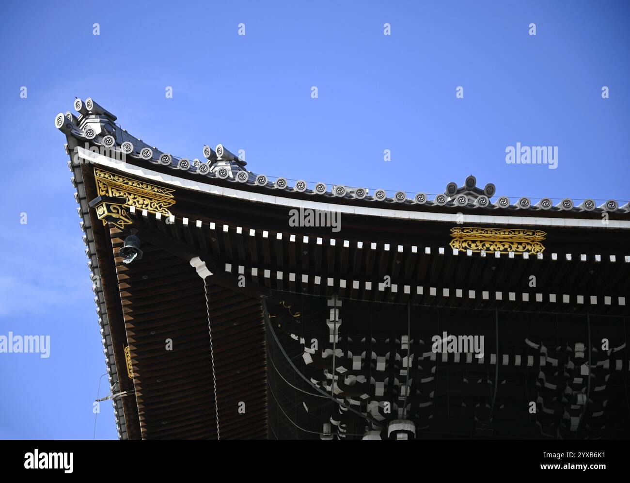 Goeido-mon Gate rooftop architectural detail at Higashi Hongan-ji Shin ...
