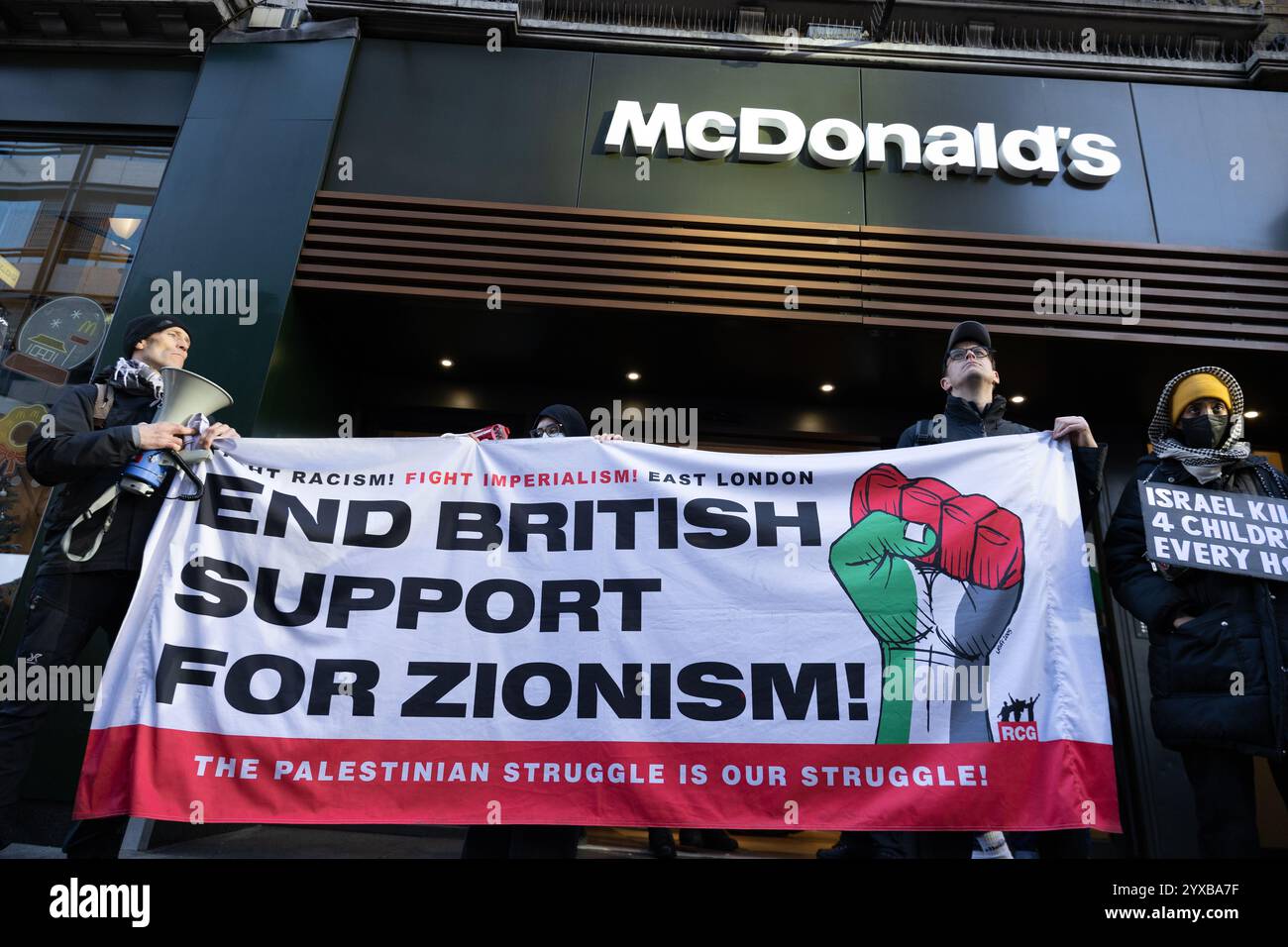 Rolling picket on Oxford Street organised by FRFI targeting Zara, Nike ...