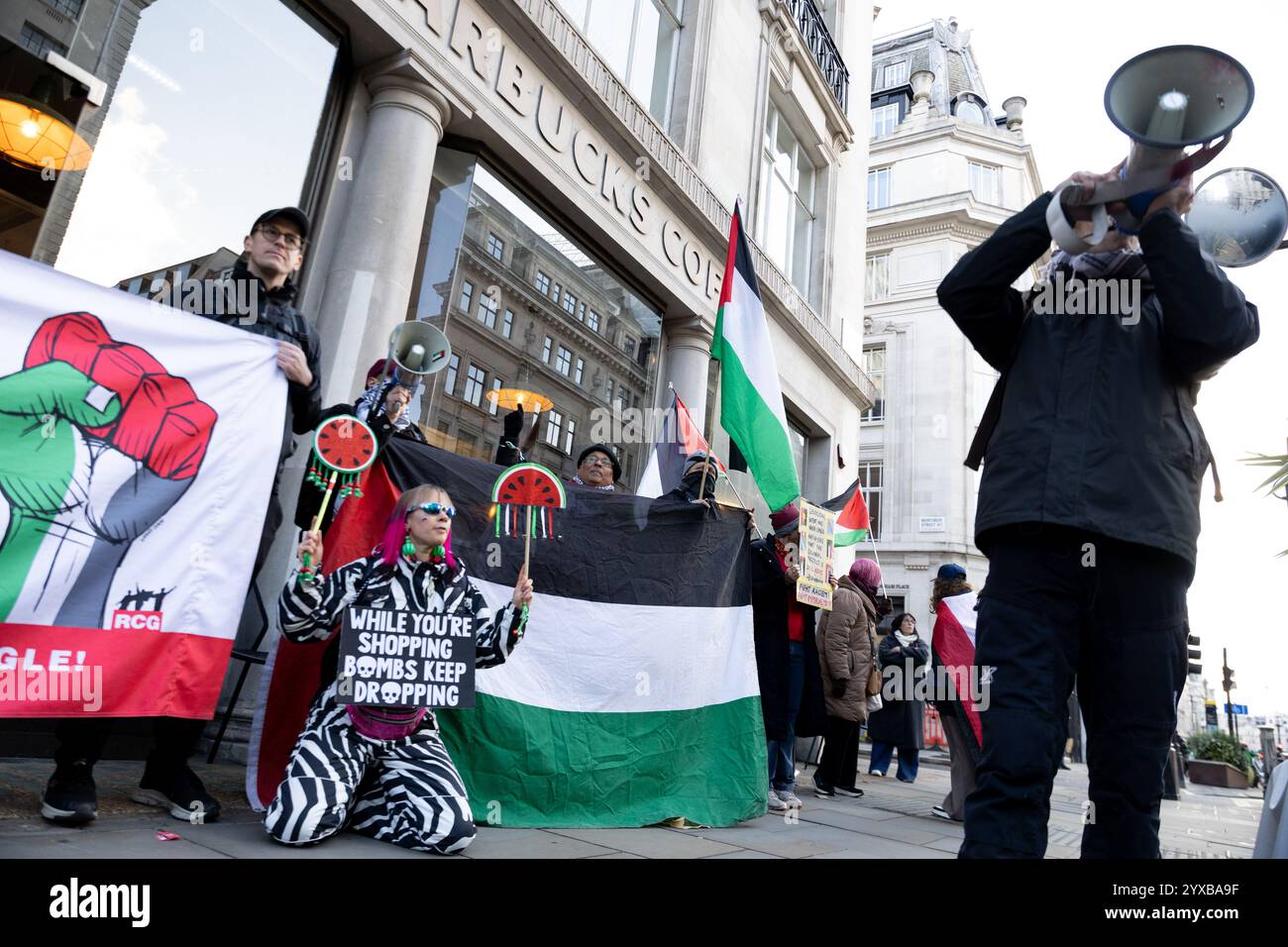 Rolling picket on Oxford Street organised by FRFI targeting Zara, Nike ...