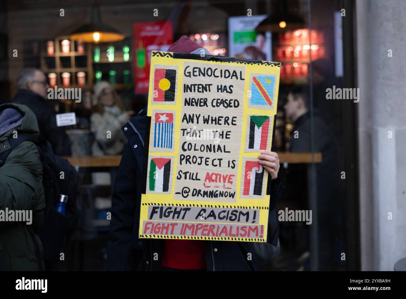 Rolling picket on Oxford Street organised by FRFI targeting Zara, Nike ...