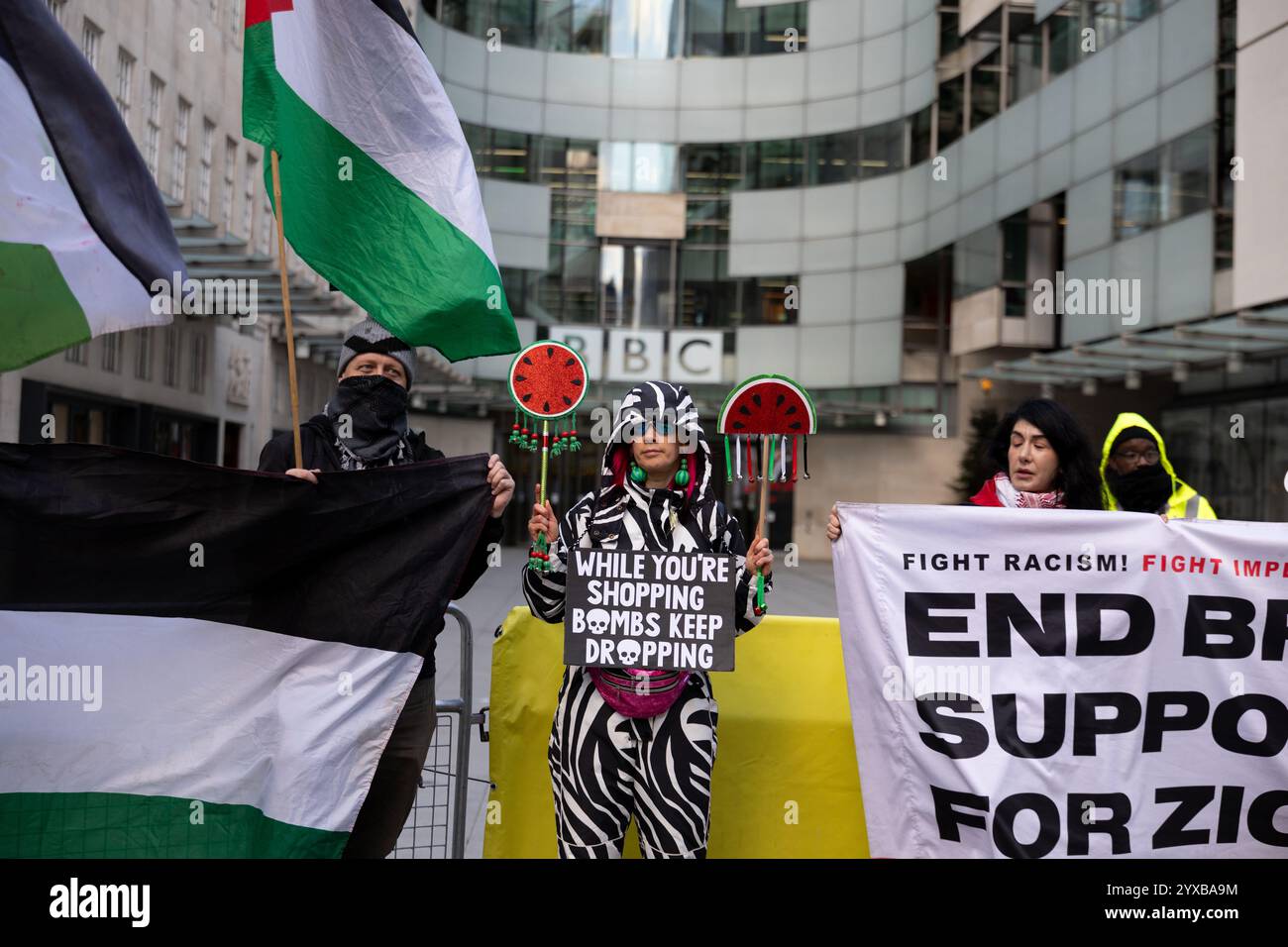 Rolling picket on Oxford Street organised by FRFI targeting Zara, Nike ...
