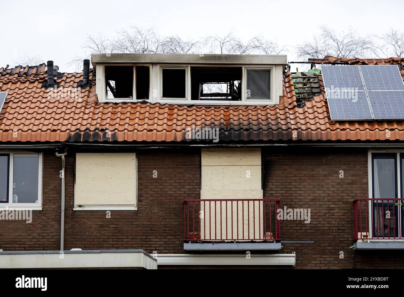 PURMEREND - Damage to a row house on the Maasstraat after an explosion ...