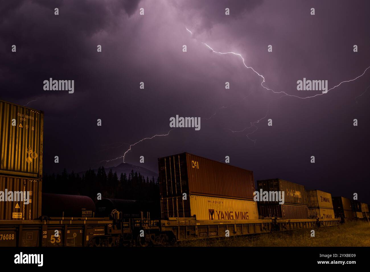 Canadian lakes and rivers hi-res stock photography and images - Alamy