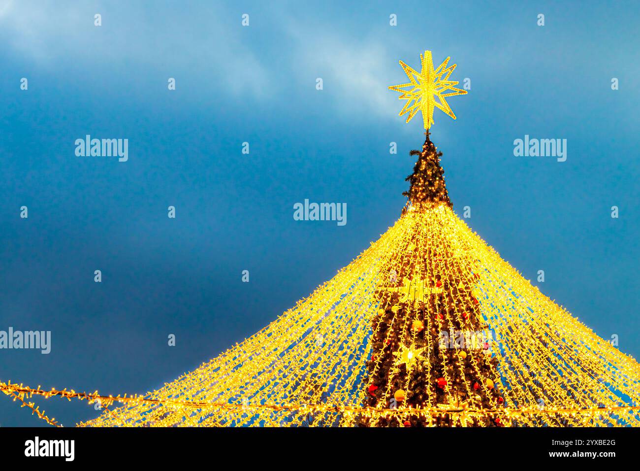 Shining garlands hi-res stock photography and images - Alamy