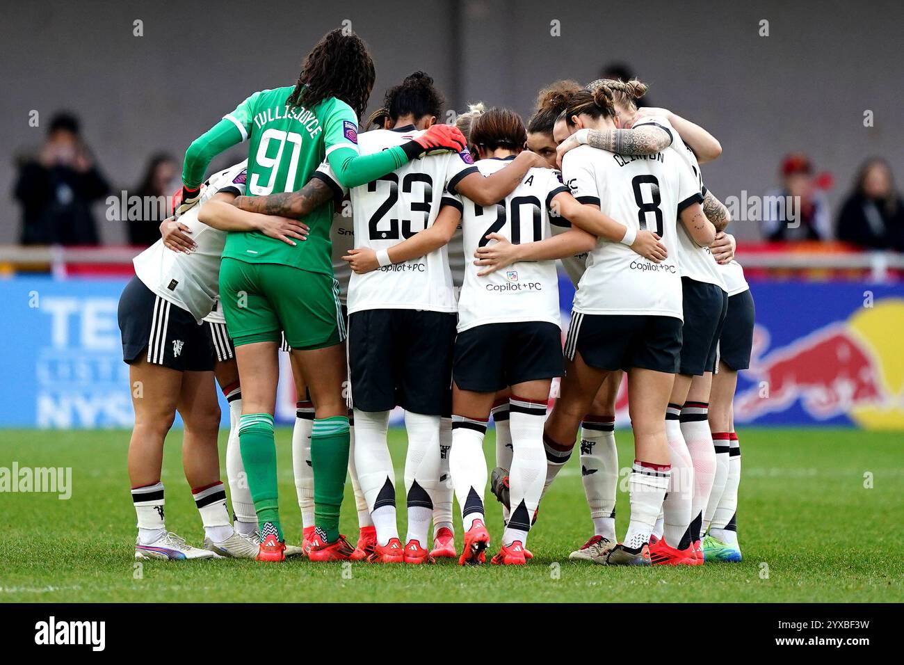 Manchester United players huddle up ahead of the Barclays Women's Super ...