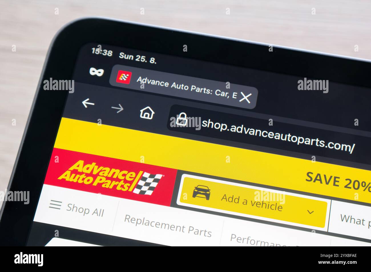 Advanced auto parts store hi-res stock photography and images - Alamy