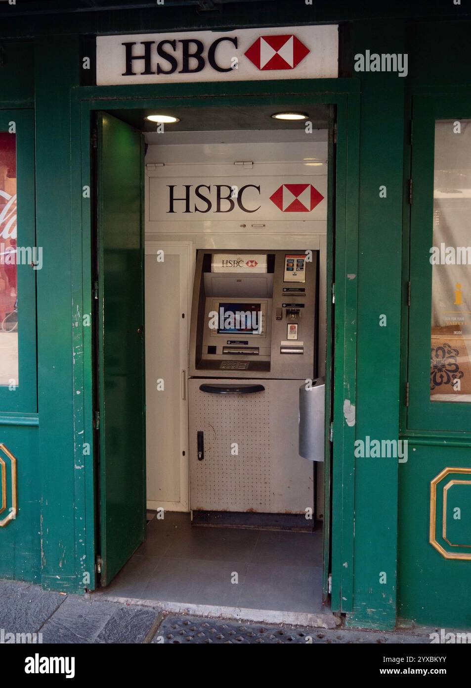 HSBC atm machine Stock Photo - Alamy