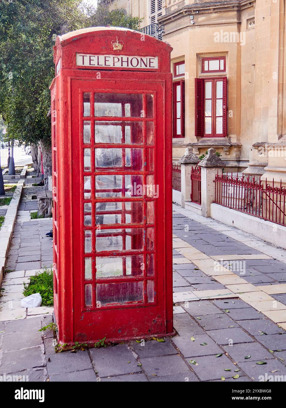 Traditional red payphone booth hi-res stock photography and images - Alamy