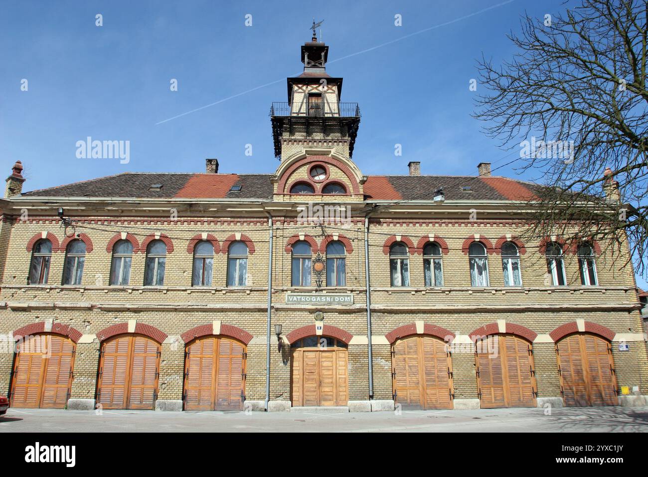 Fire station landmark hi-res stock photography and images - Alamy