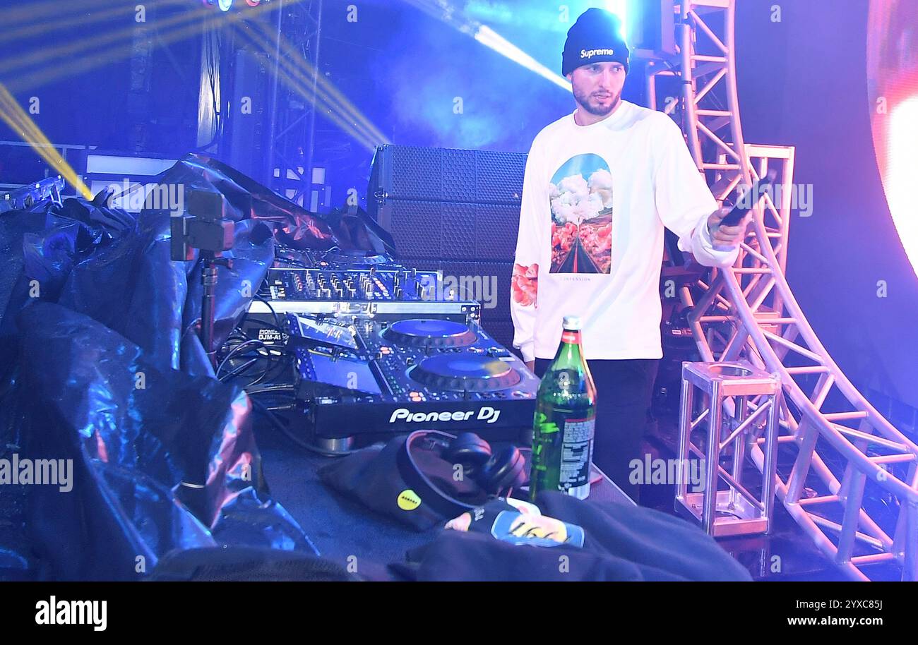 Olympic Valley, USA. 14th Dec, 2024. Bijou - Ben Dorman performs during ...